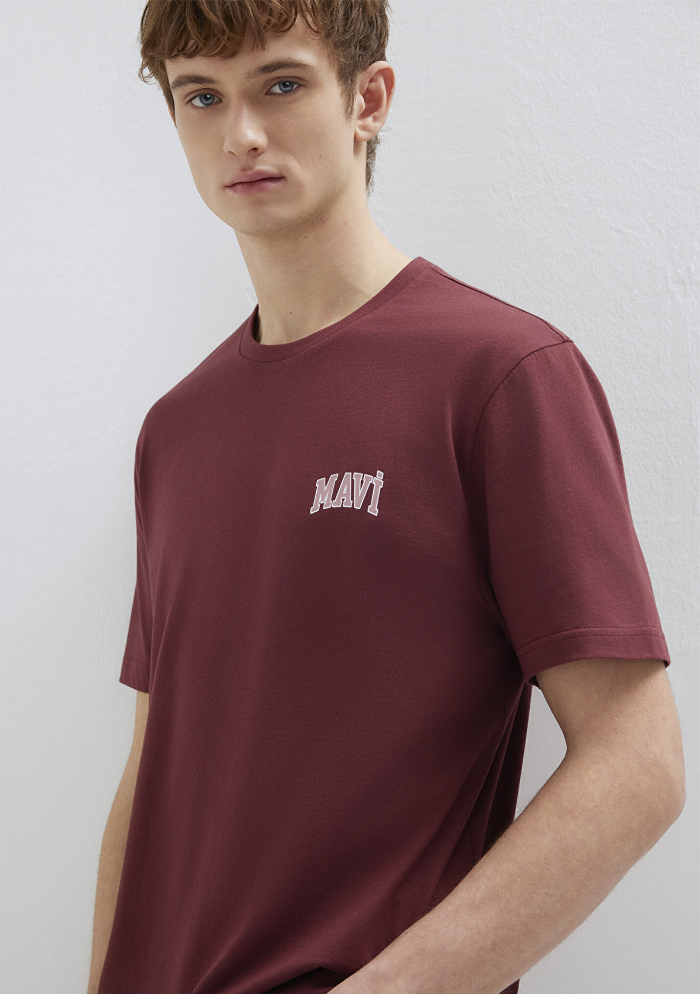 Erkek Mavi Logo Baskılı Bordo Tişört