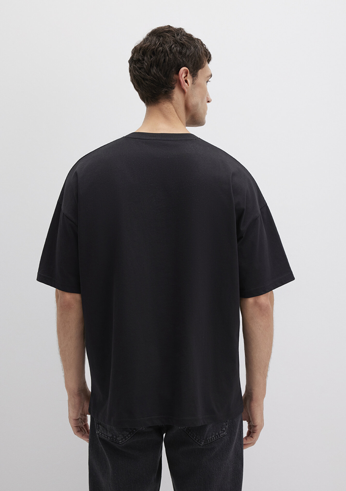 Erkek Mavi Logo Baskılı Siyah Tişört