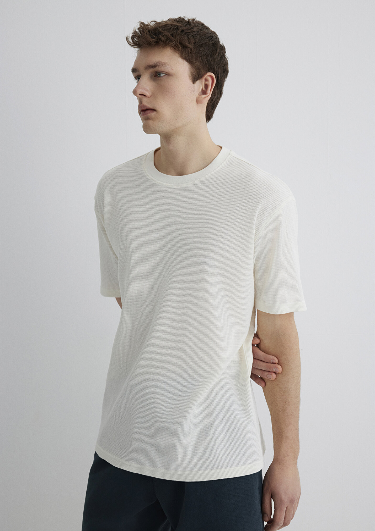 Outlet Erkek Ekru Basic Tişört