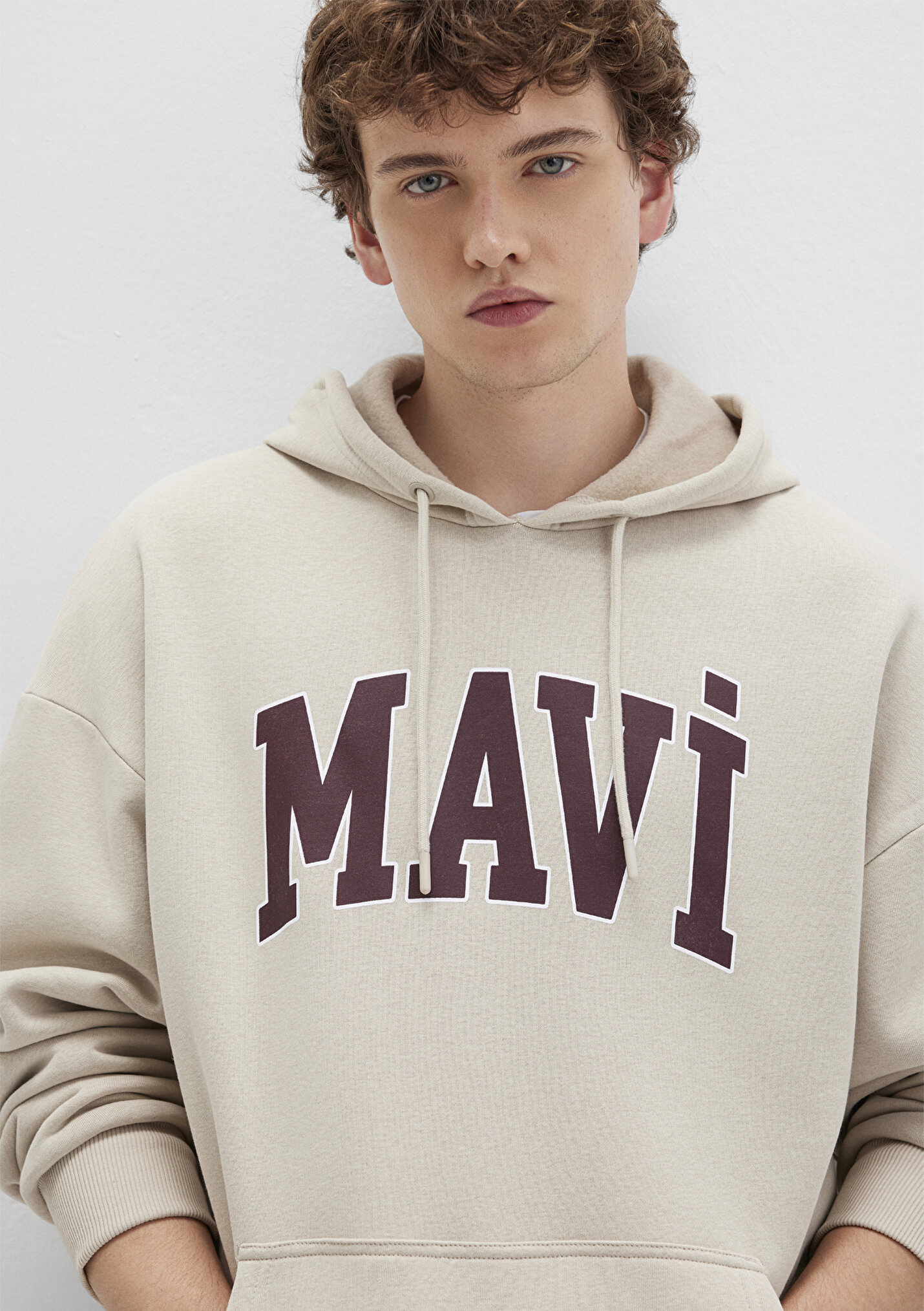 Erkek Mavi Logo Baskılı Kapüşonlu Bej Sweatshirt