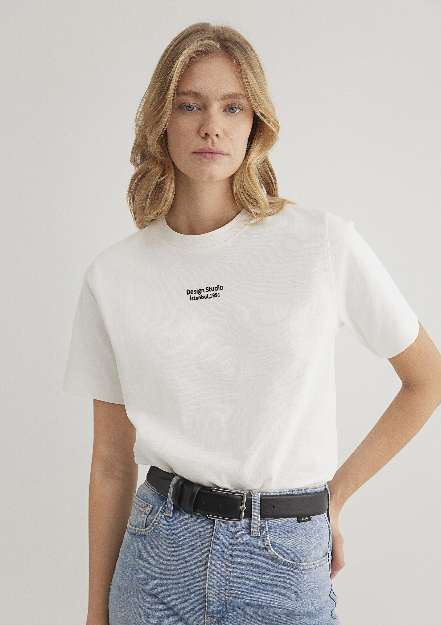 Design Studio Baskılı Beyaz Tişört - Mavi