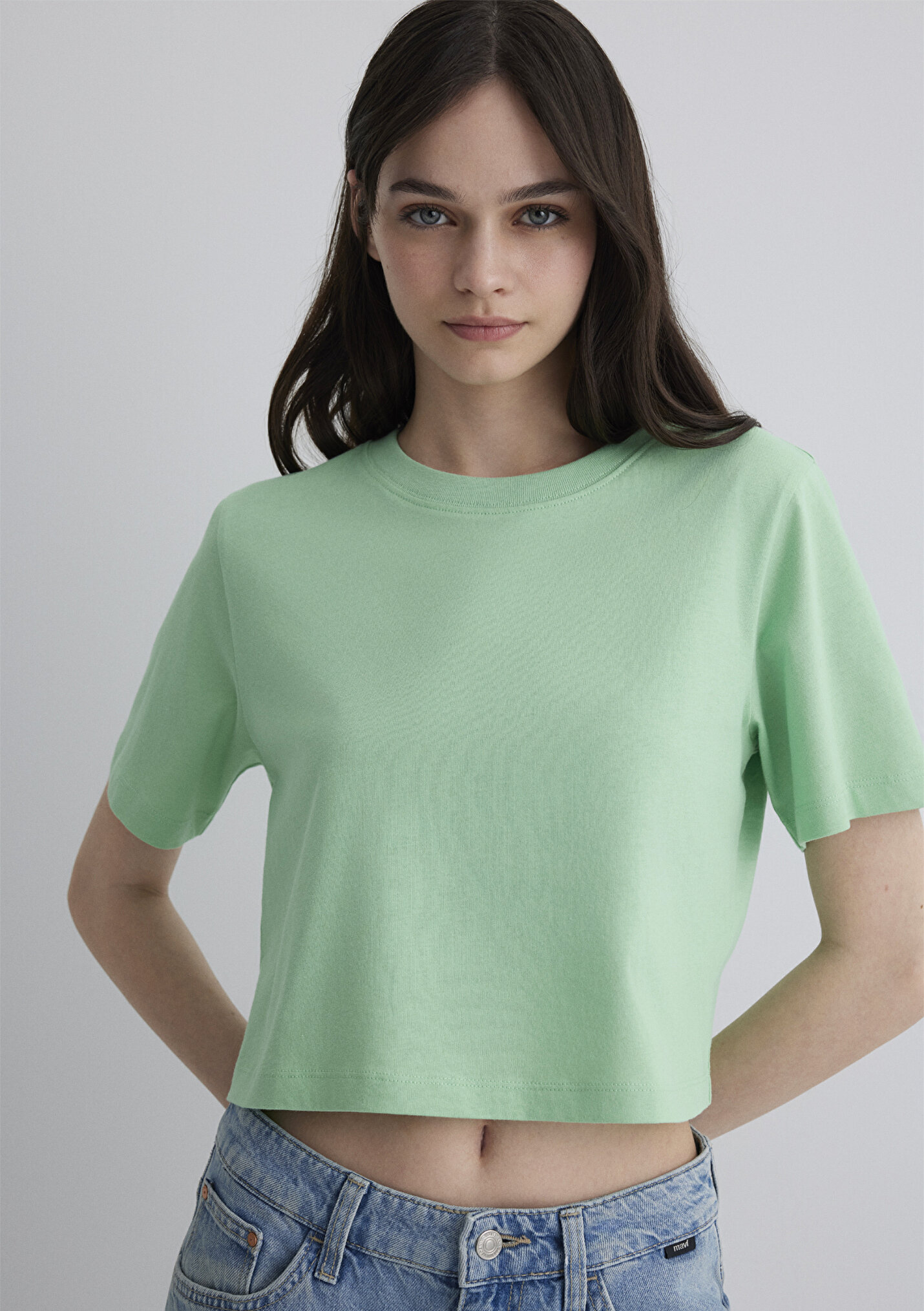 Outlet Kadın Yeşil Crop Basic Tişört