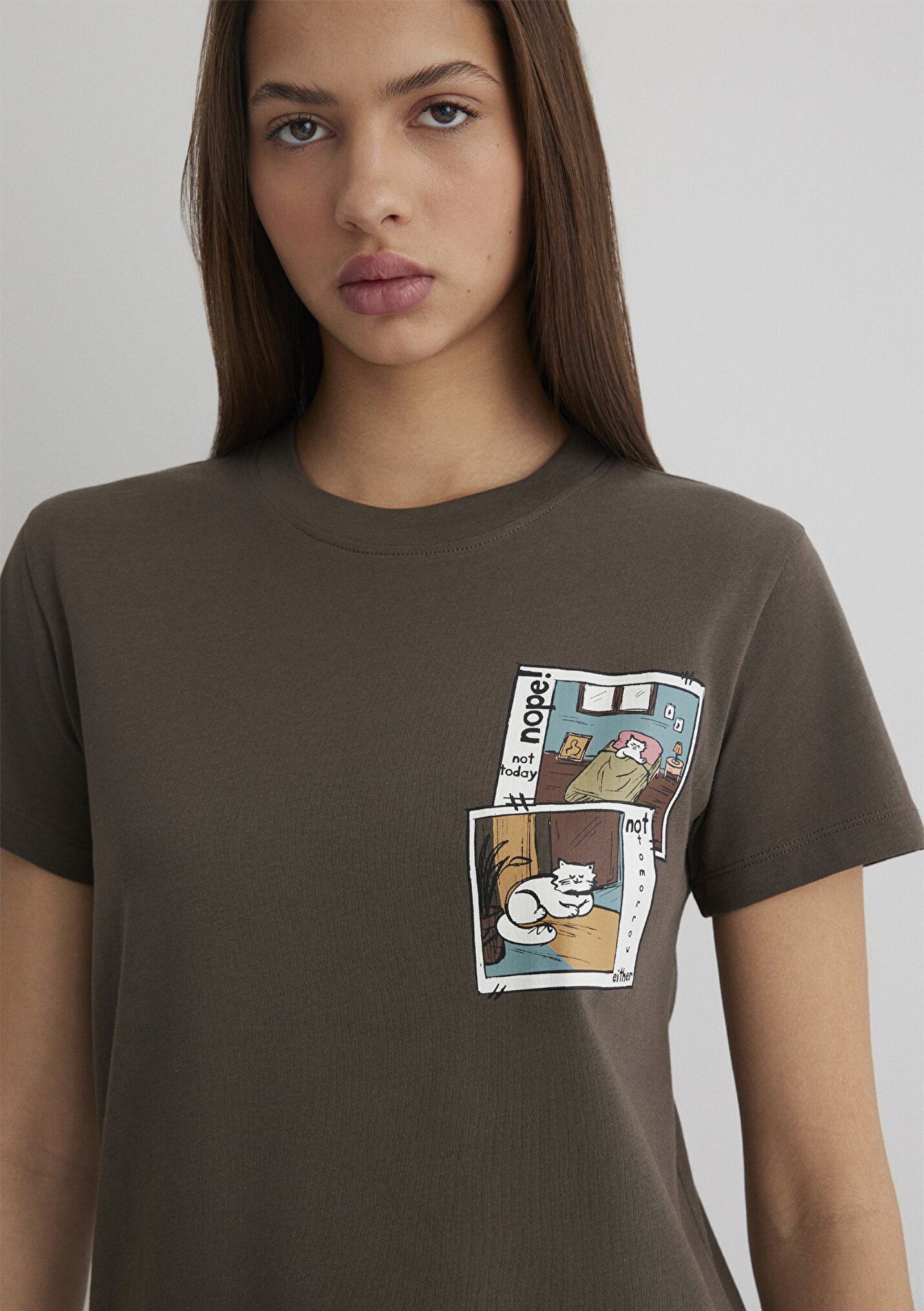 Outlet Kadın Kedi Baskılı Kahverengi Tişört