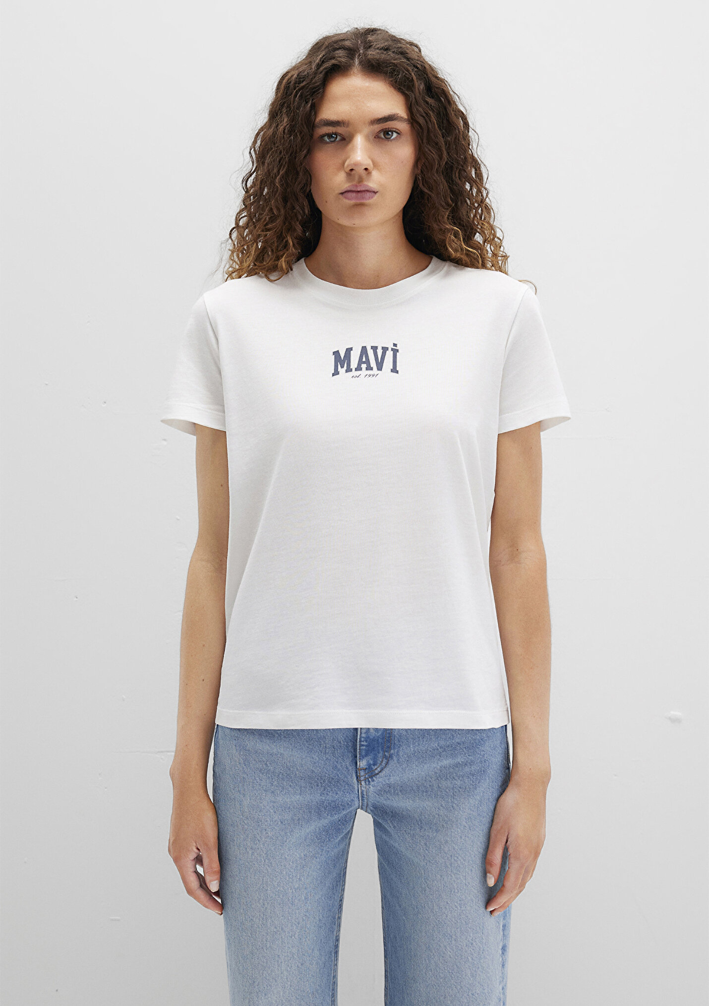 Kadın Mavi Logo Baskılı Ekru Tişört