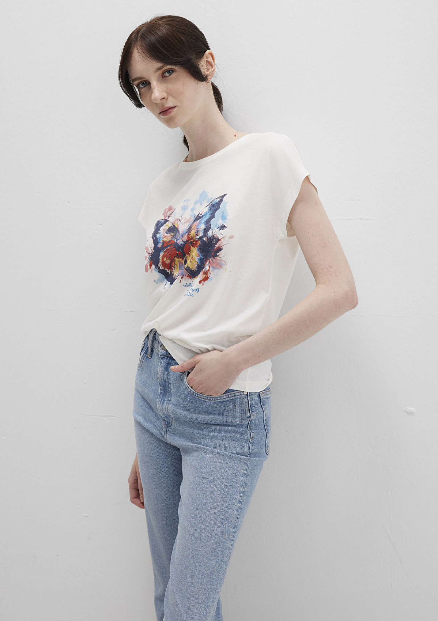 Outlet Kadın Kelebek Baskılı Ekru Tişört