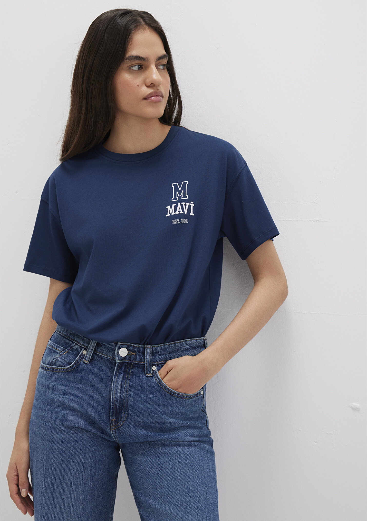 Kadın Mavi Logo Nakışlı Lacivert Tişört