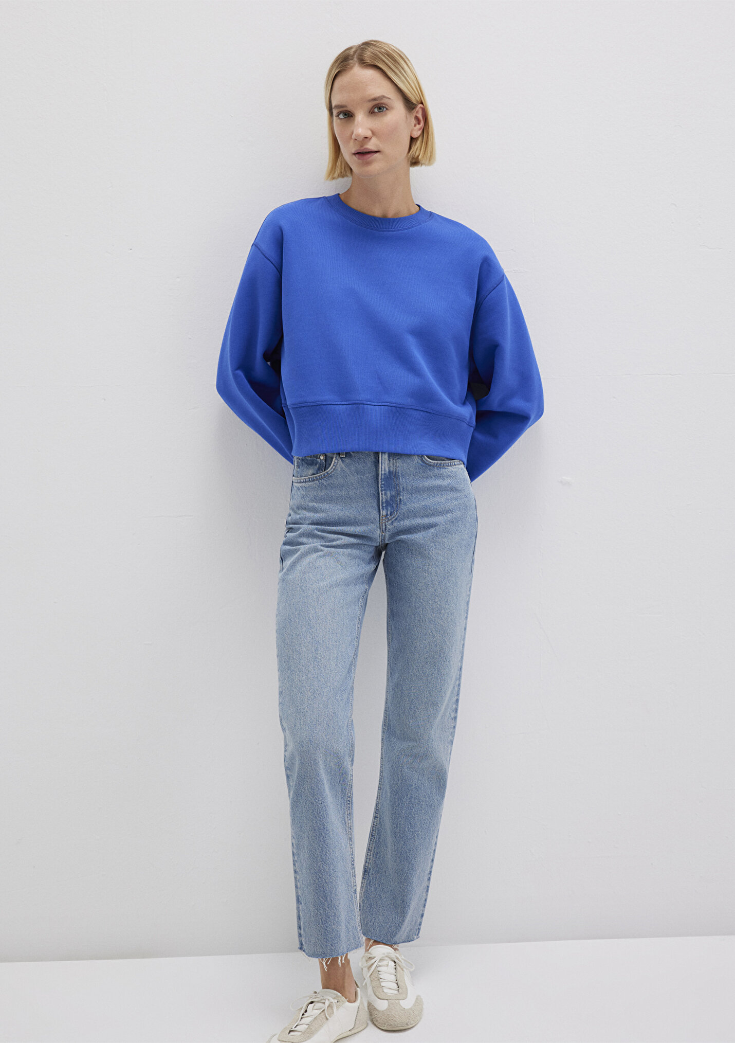 Outlet Kadın Mavi Basic Crop Sweatshirt
