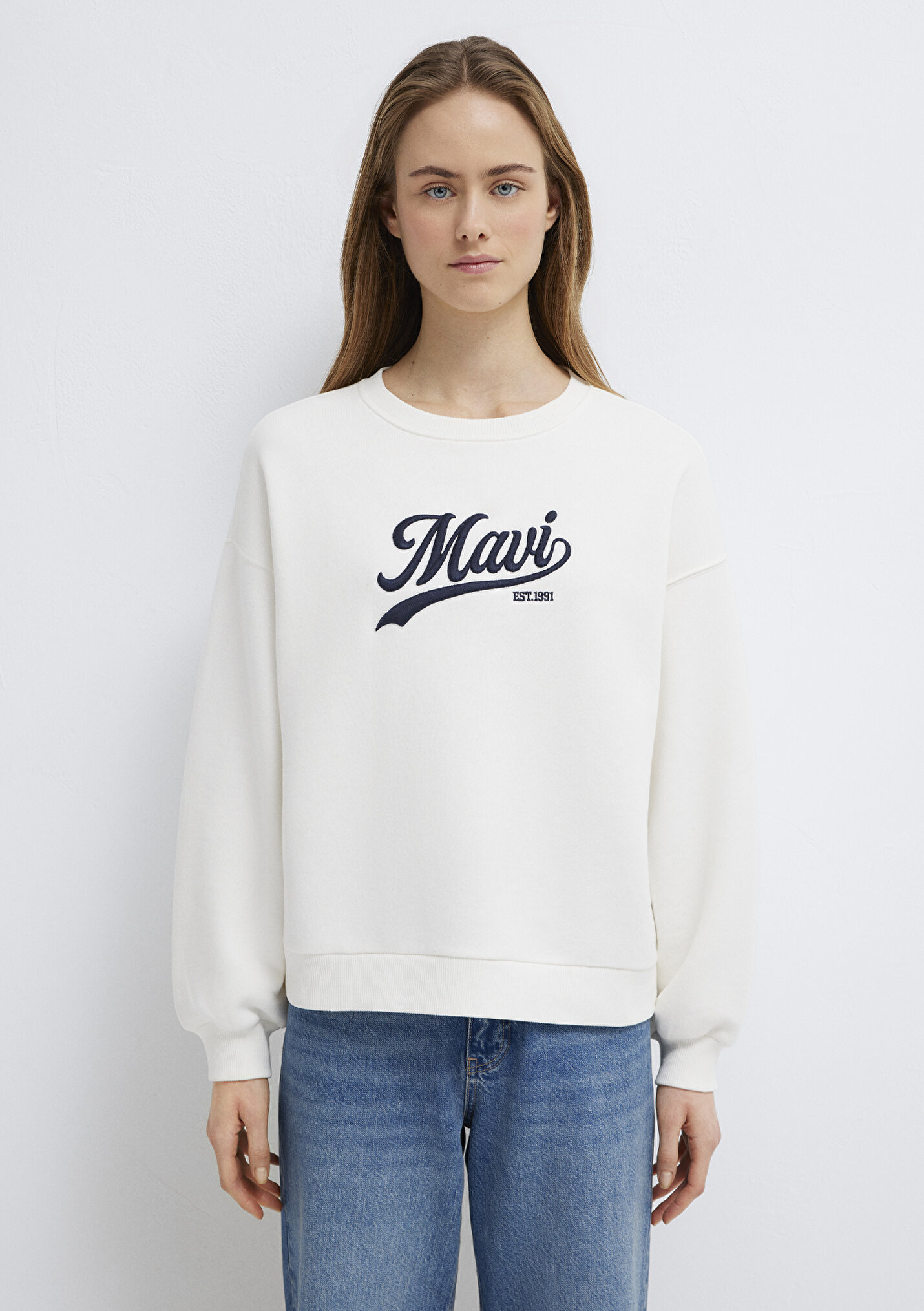 Kadın Mavi Logo Baskılı Ekru Sweatshirt