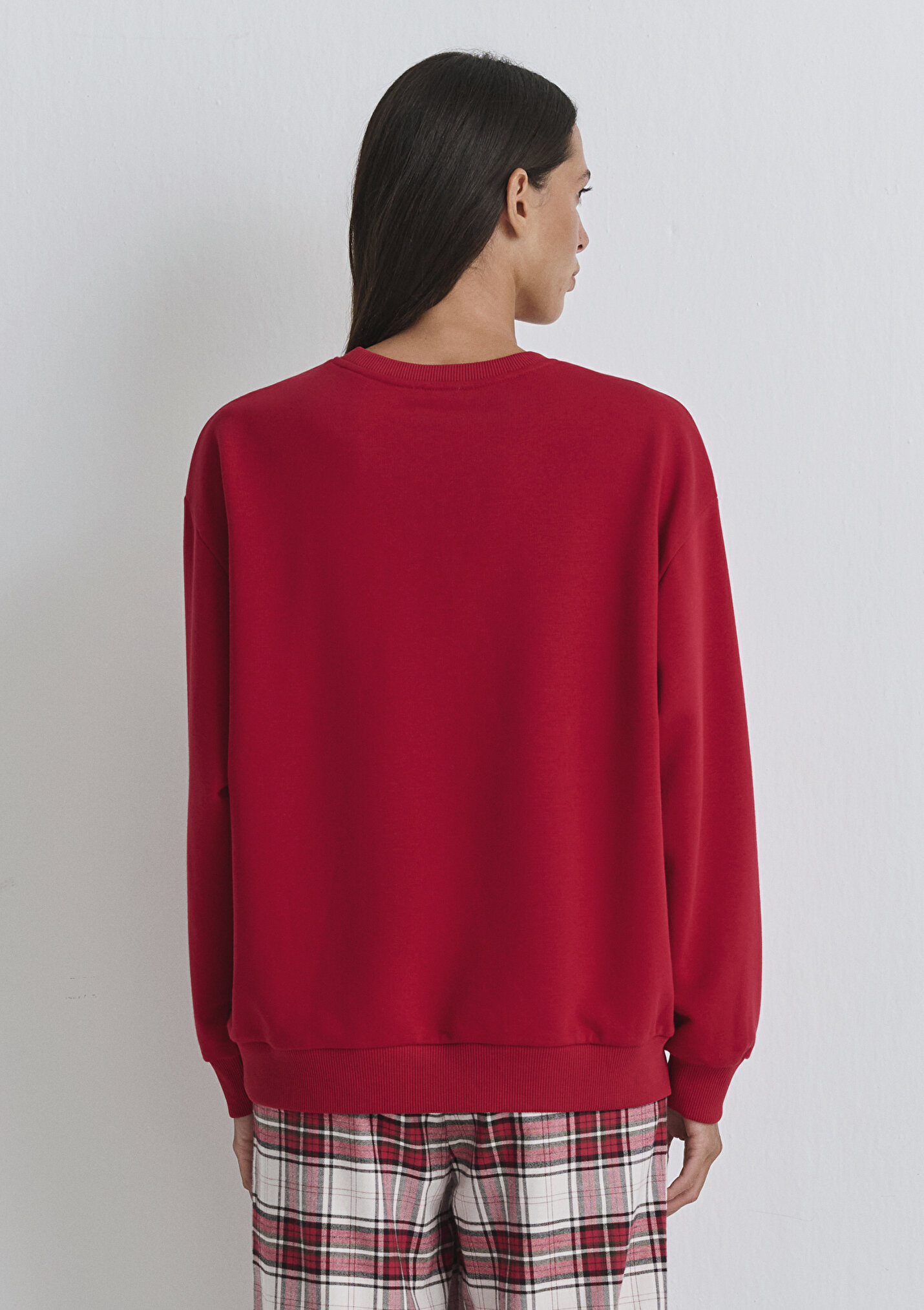 Outlet Kadın Yılbaşı Temalı Kırmızı Sweatshirt