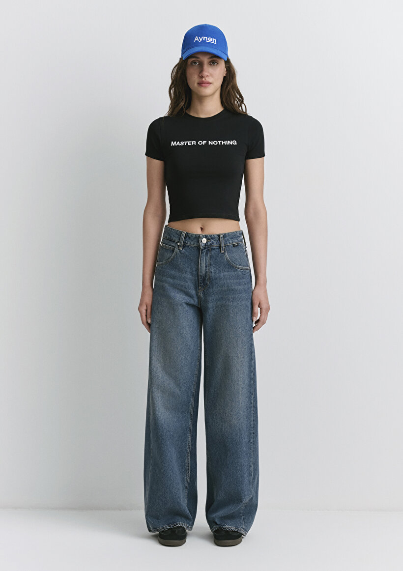 Outlet Kadın Master of Nothing Baskılı Siyah Crop Tişört